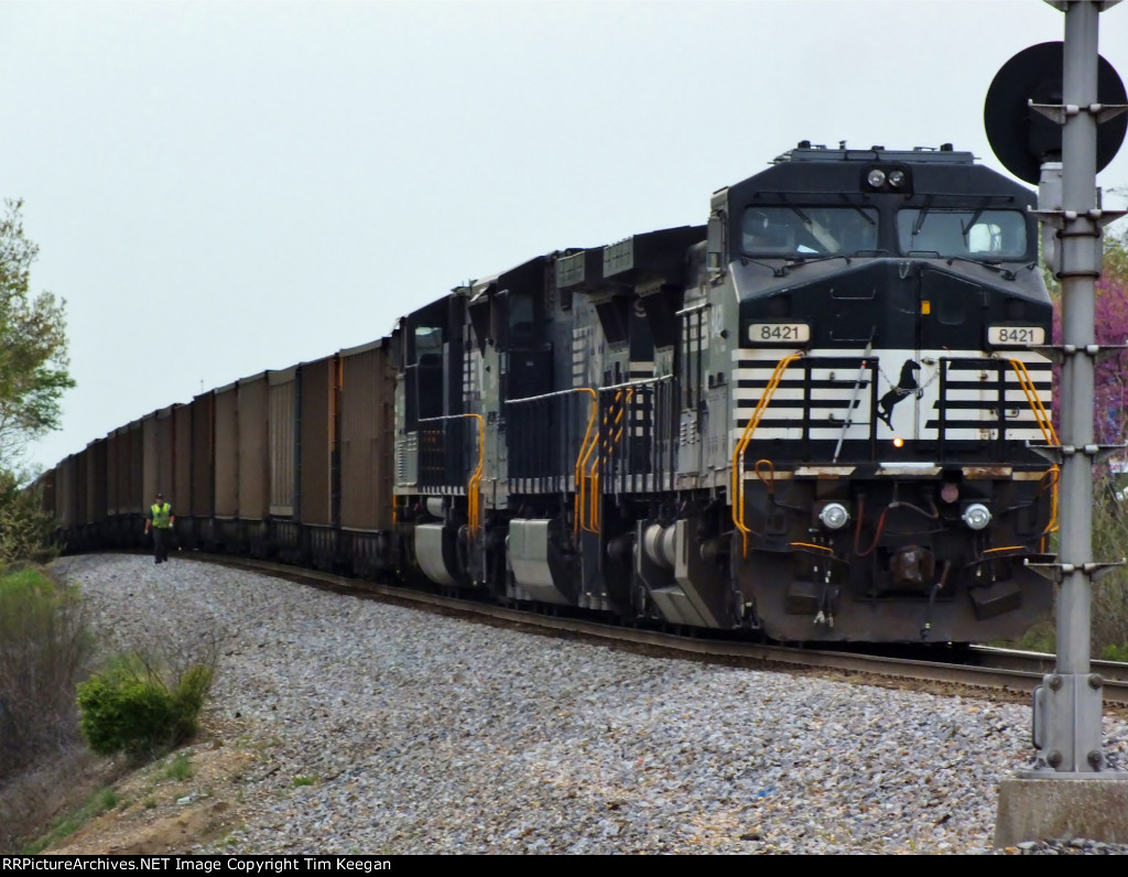 NS 134 Holding the main